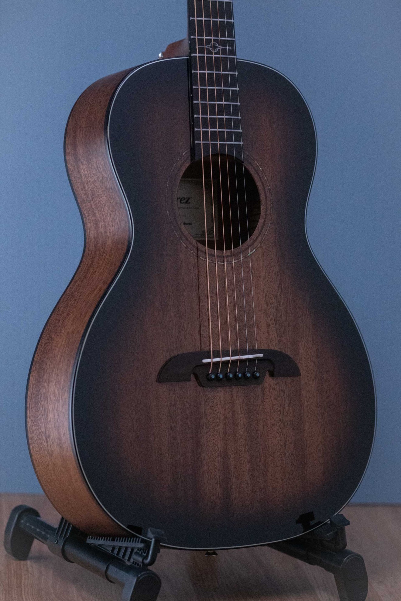 Alvarez AP66 Shadowburst - Guitar Guys